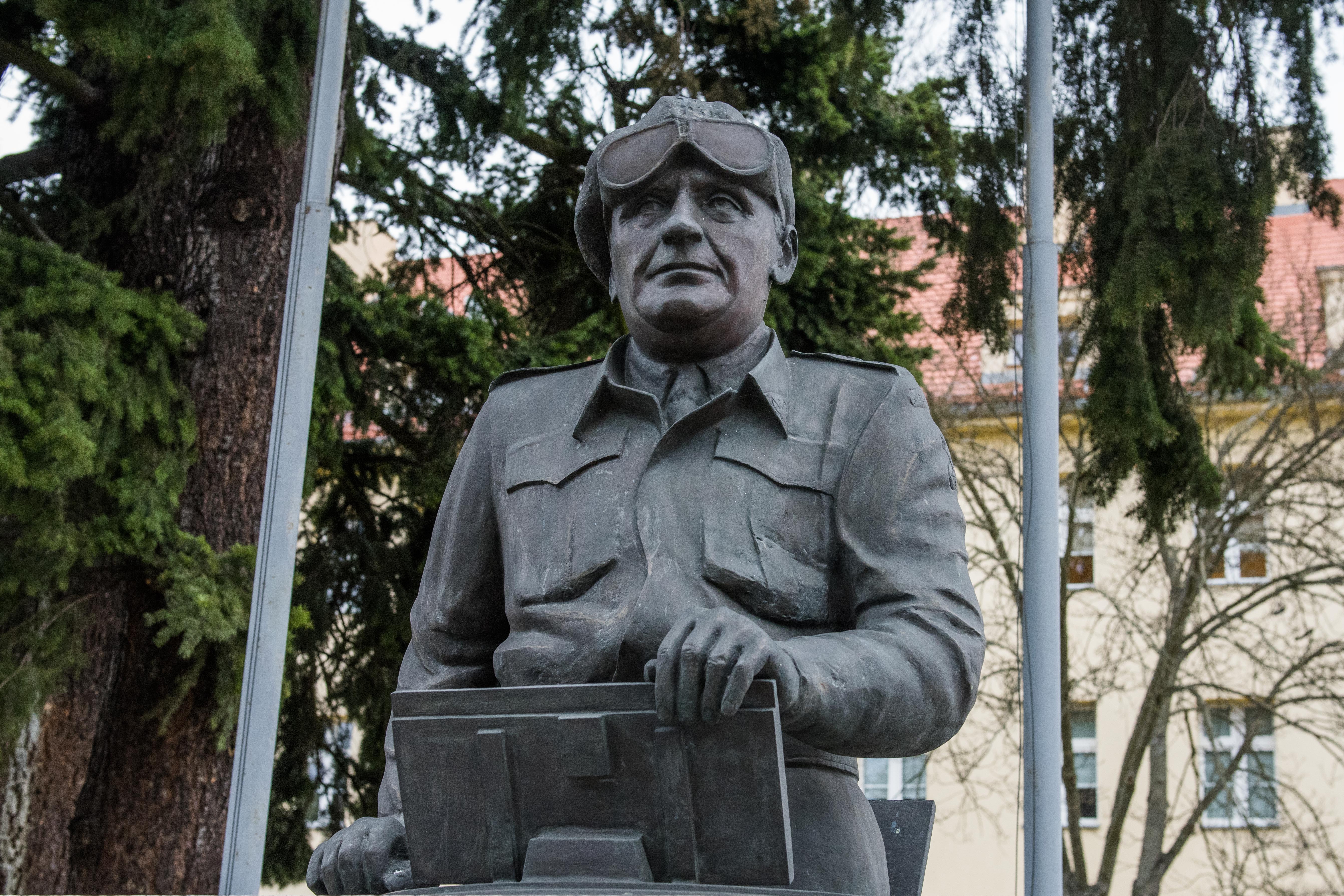 Generał Stanisław Maczek - Legenda za życia - 10BKPanc