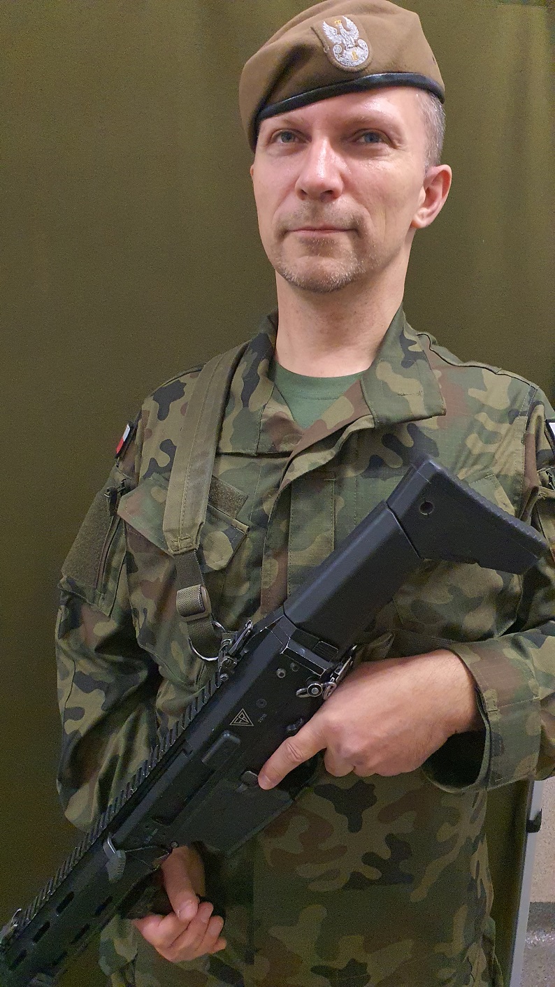 PROFERSOR Z UJ-otu WSTĄPIŁ DO WOT-u - 11MBOT