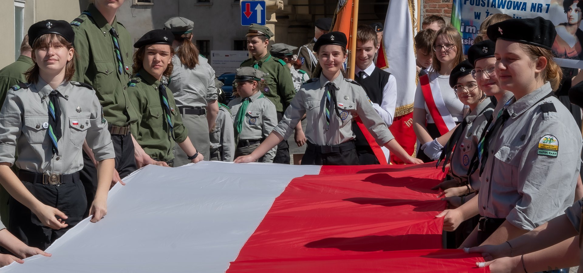 Dzień Flagi – białoczerwone serca - 11 LDKPanc