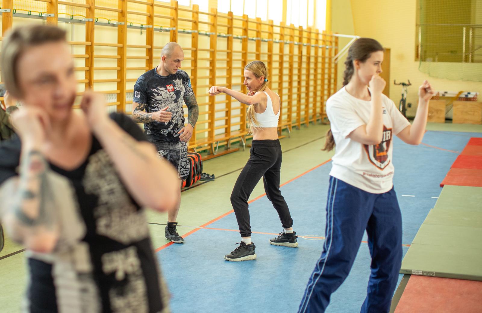 SAMOOBRONA dla kobiet z 12 Brygadą! - 12BZ