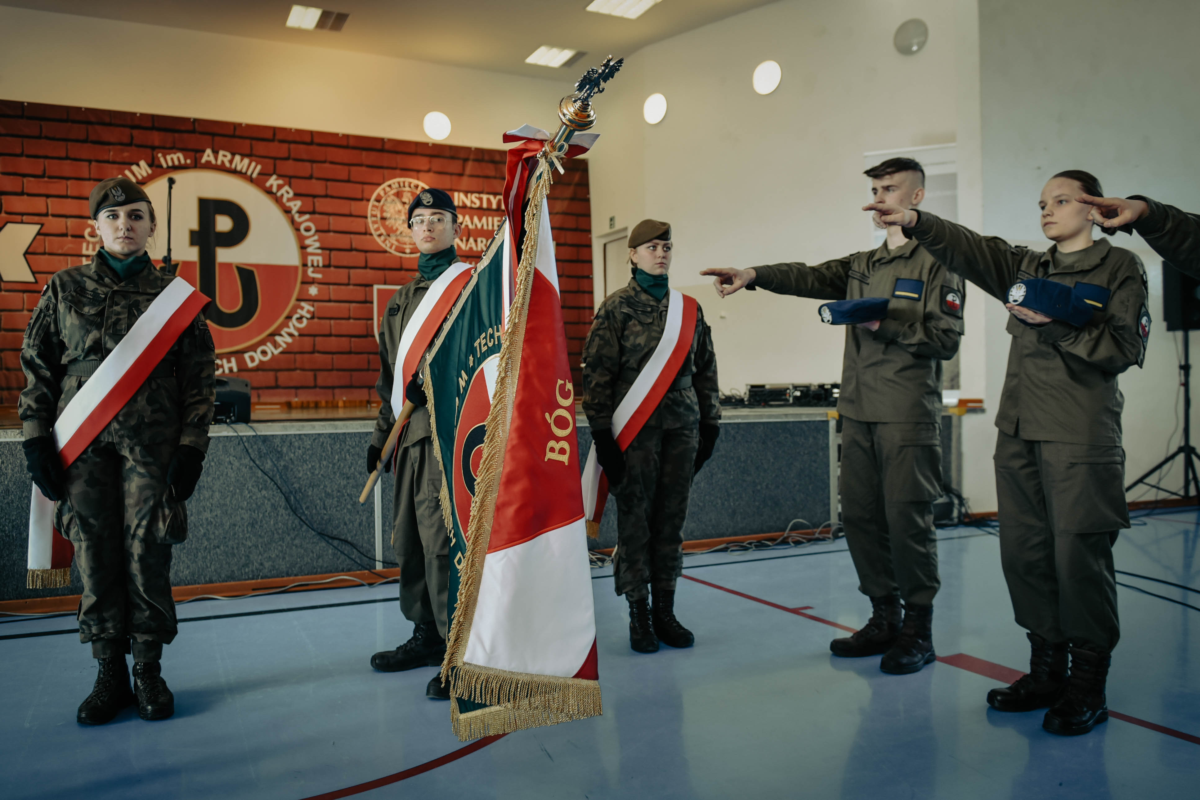 NADANIE IMIENIA BOHATERÓW ARMII KRAJOWEJ TECHNIKUM W USTRZYKACH DOLNYCH ...