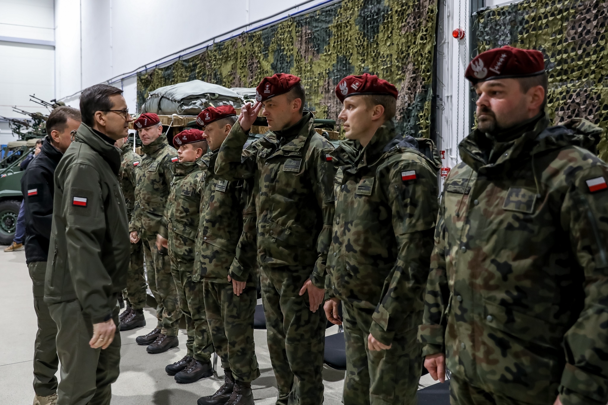 Premier i szef MON z wizytą w 6 BPD - 6BPD