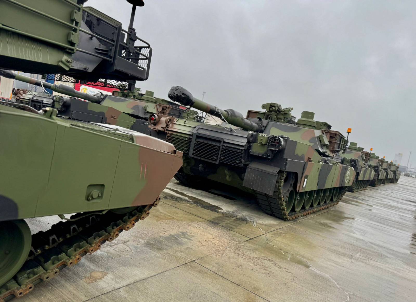 Nowe Abramsy już w Polsce - AU