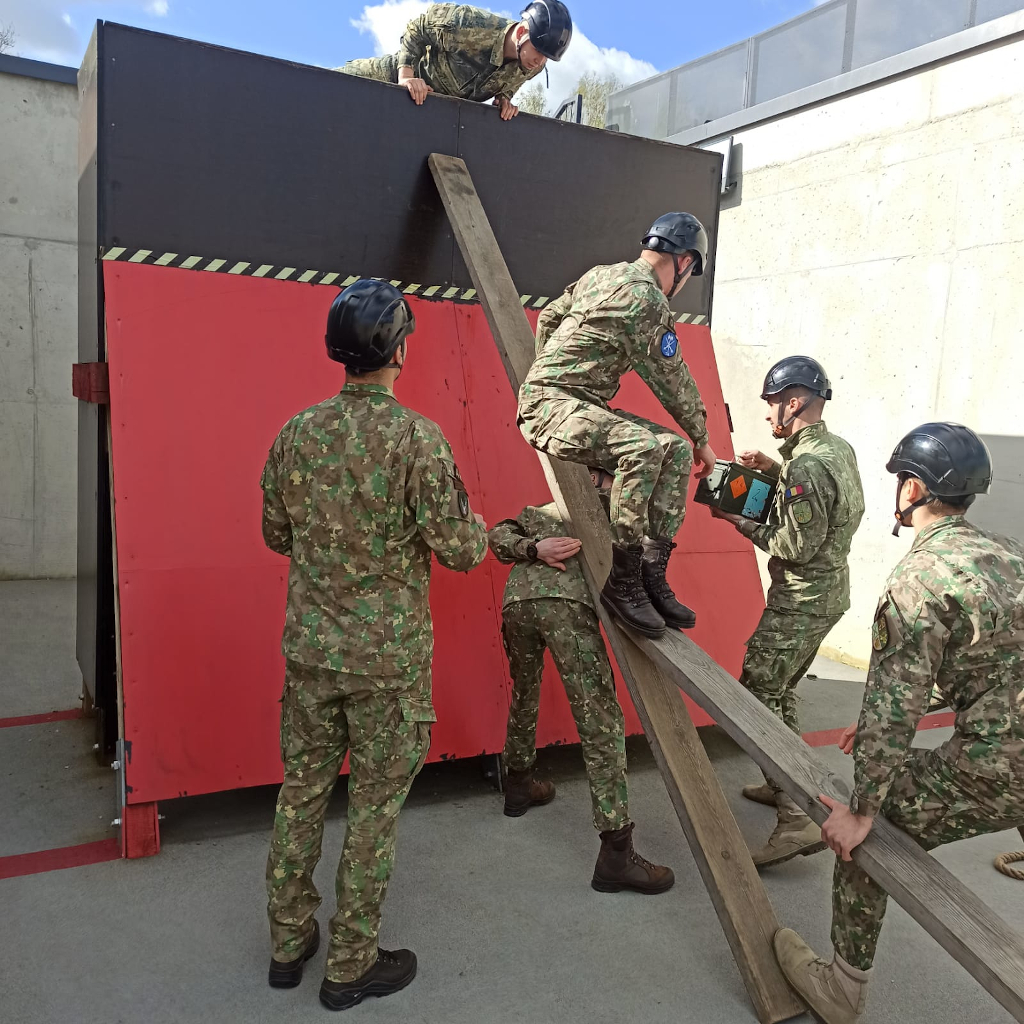 Foreign cadets forging leadership competencies - en
