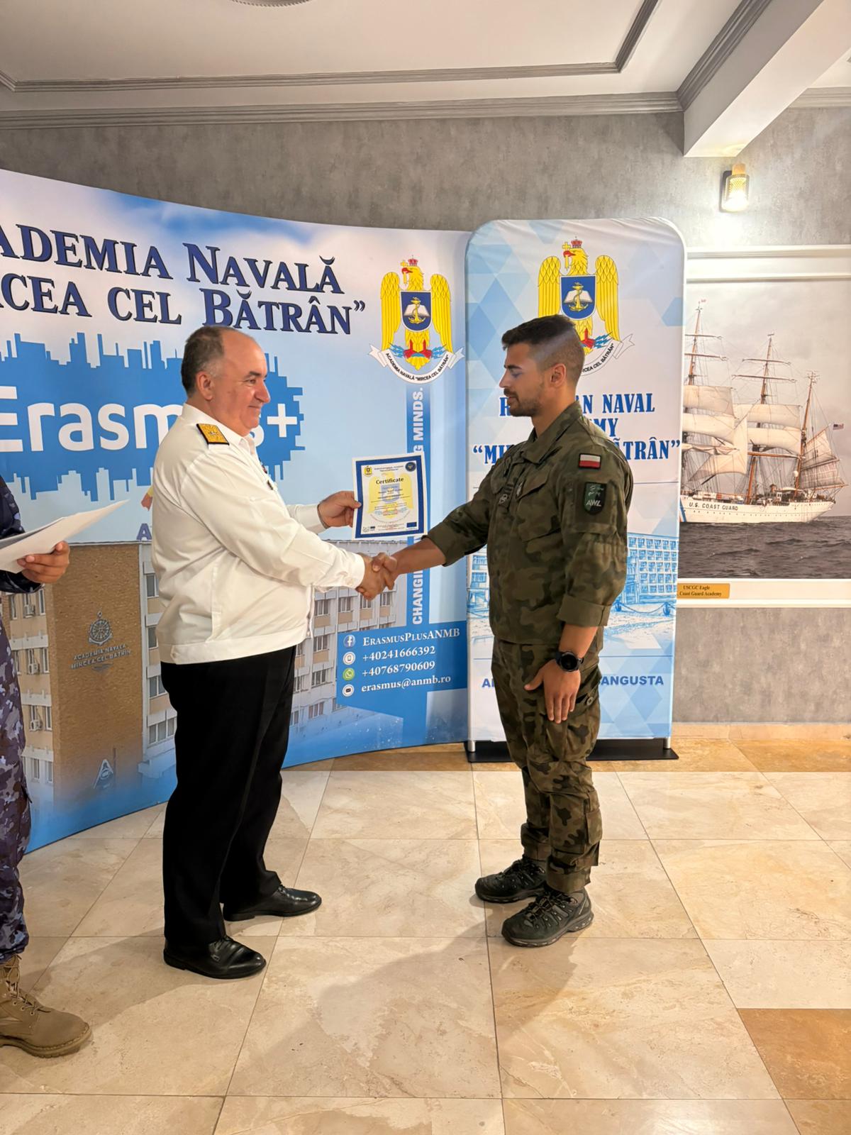 Podchorążowie AWL na kursie Military Leadership C (Physical Training) w ...