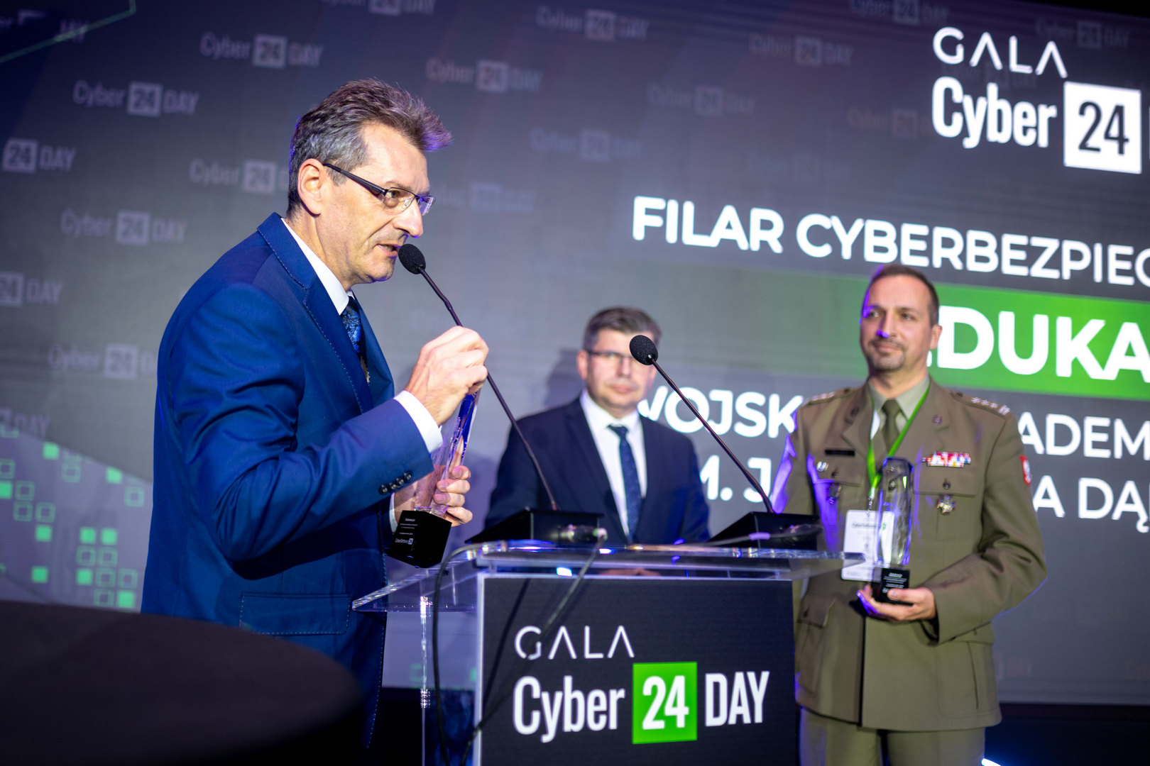 WAT z nagrodą „Filary Cyberbezpieczeństwa” od CyberDefence24 - Wojskowa ...