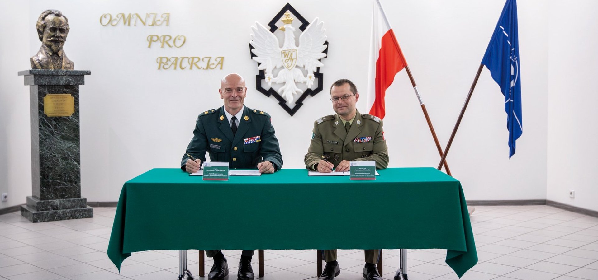 Współpraca naukowa z NATO w obszarze bezpieczeństwa - Wojskowa Akademia ...